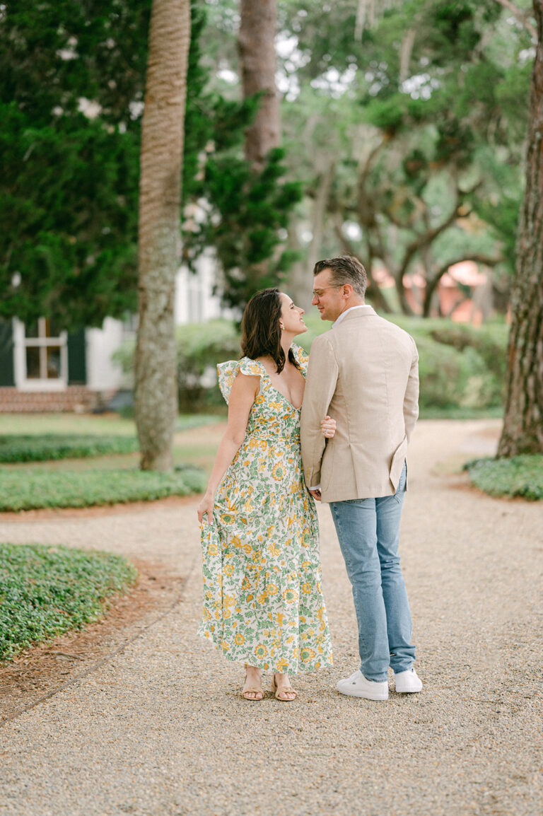 A Charming Five-Year Anniversary Photoshoot at Palmetto Bluff - sarahwoodsphoto.com