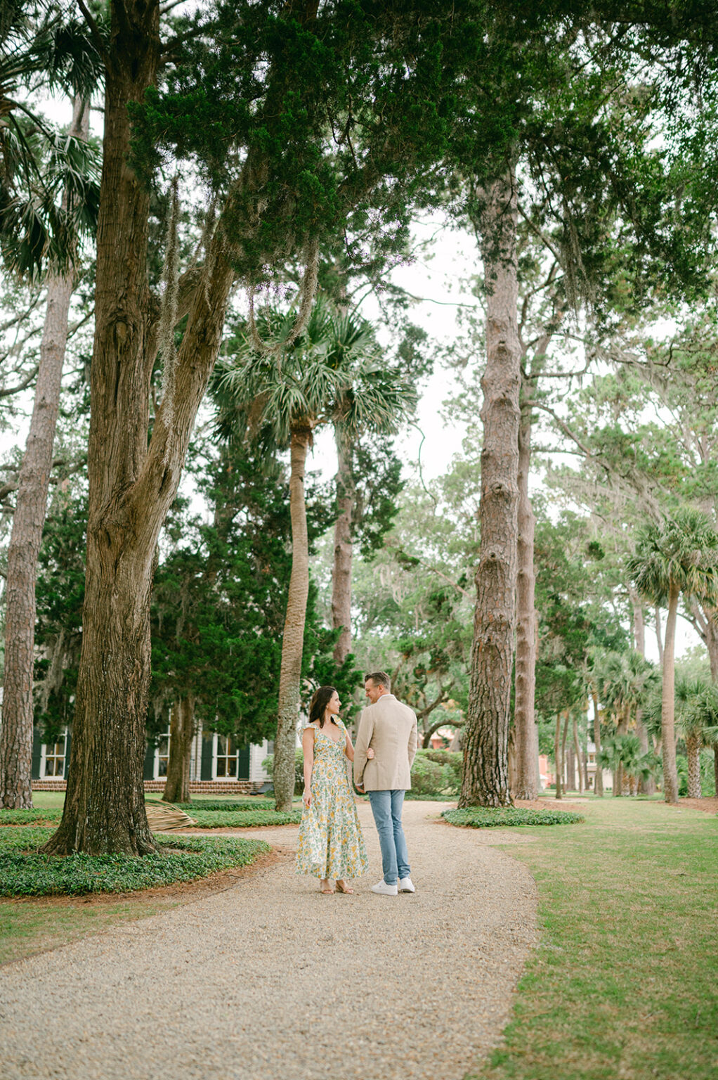 A Charming Five-Year Anniversary Photoshoot at Palmetto Bluff - sarahwoodsphoto.com